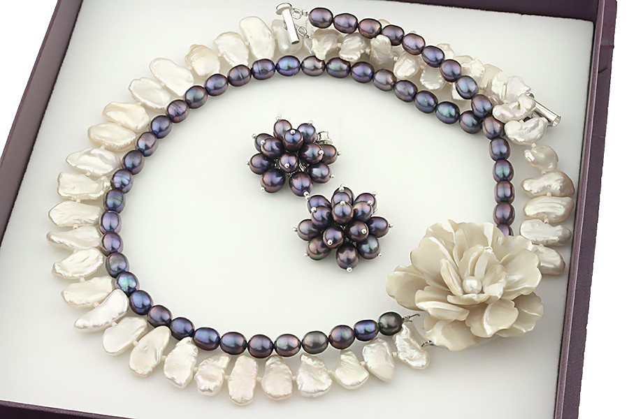 Set colier si cercei realizat din perle naturale negre si perle ...