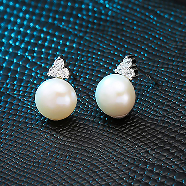 Cercei din perle naturale albe, zirconia si argint | Magazin online de ...