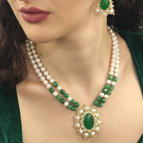 Set exclusivist din perle naturale albe, jad verde fatetat si argint ...