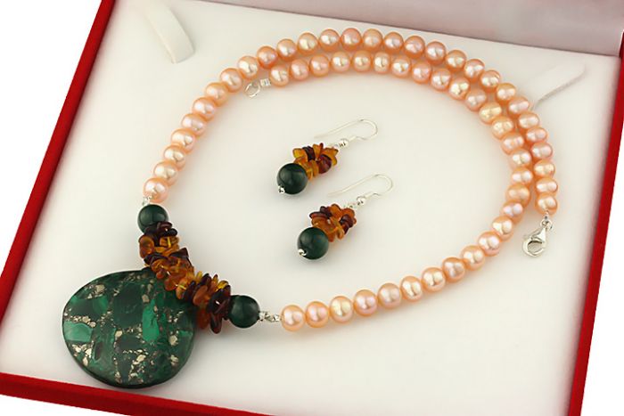 Set bijuterii unicat realizat din malachit, chihlimbar si perle de ...