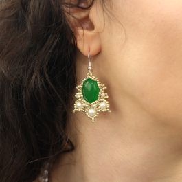 Cercei exclusivisti din perle naturale albe, jad verde cabuson si ...